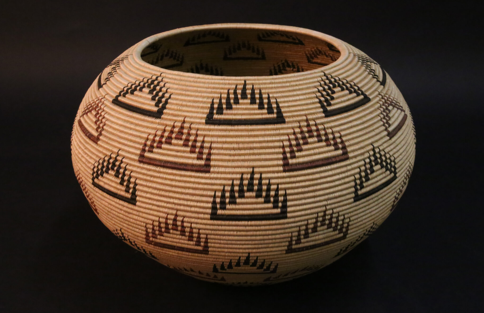 Frances Humphrey Lecture Series "Waší∙šiw GuwáɁ The Work of the Washoe ...